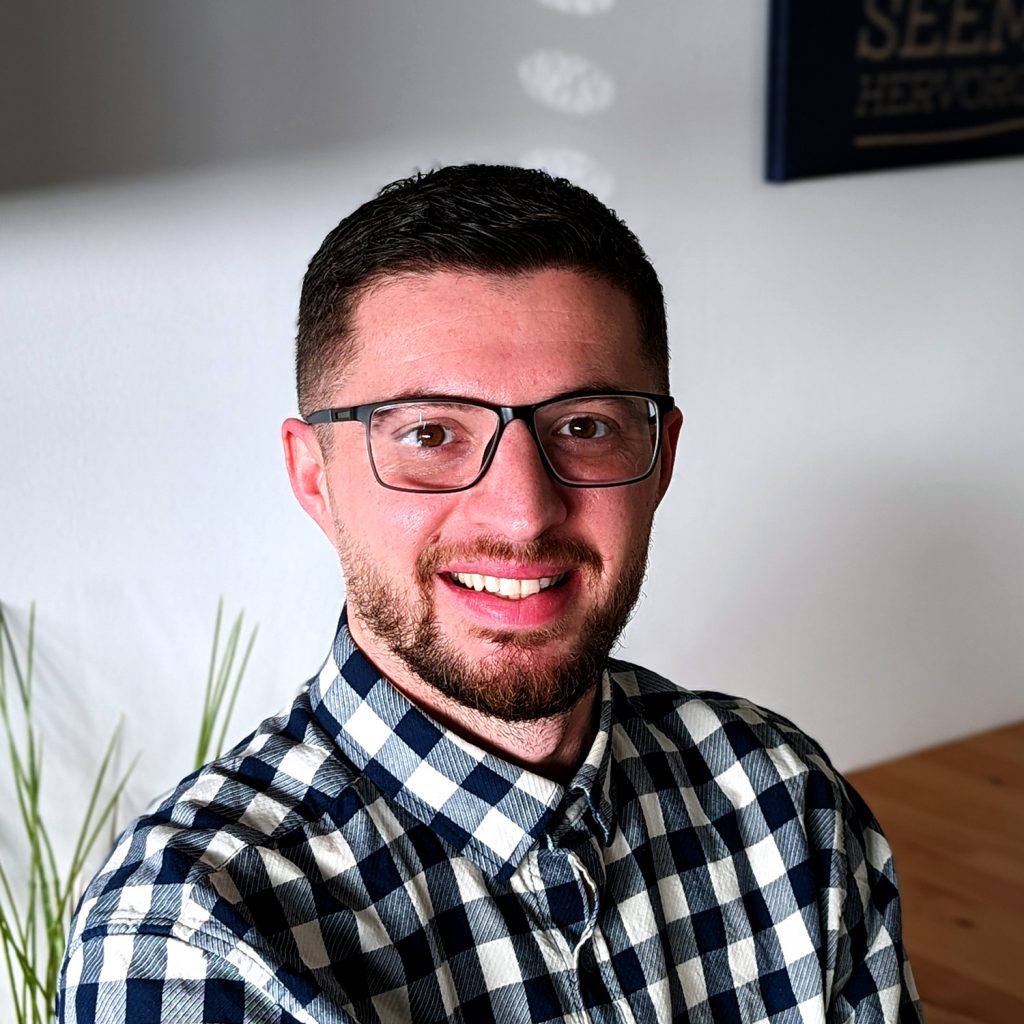 Granit Nebiu - WebThinker